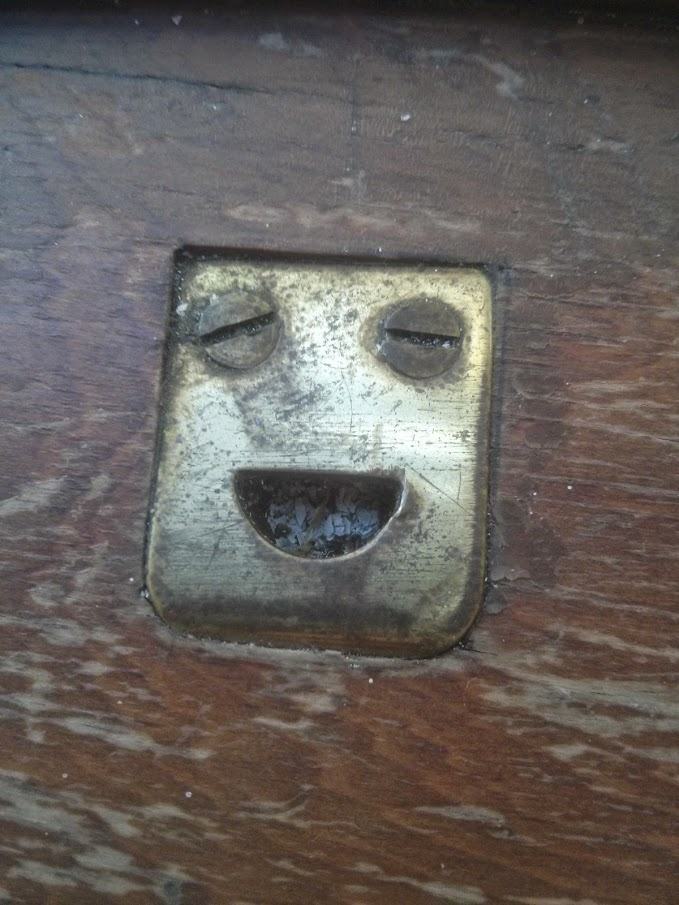 21 Faces Found On Inanimate Objects Pleated Jeans