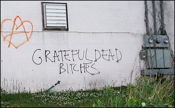 23 Hilarious Examples of Really Bad Graffiti