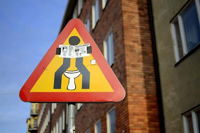 24 Funny Street Pranks and Signs